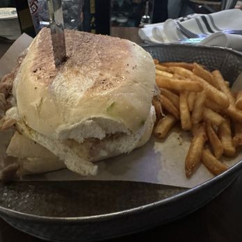 DIVIDED SKY TAVERN - Updated July 2025 - 452 Photos & 365 Reviews ...