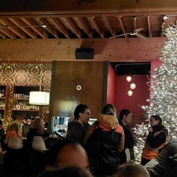 RONTOMS - Updated June 2025 - 259 Photos & 521 Reviews - 600 E Burnside ...