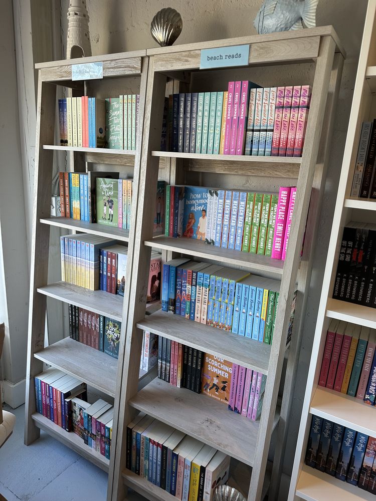 BEACH READ BOOKS - Updated October 2025 - 13 Photos - 902 Castle St ...