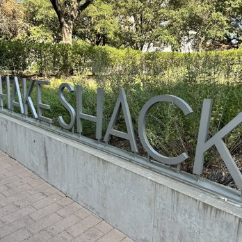 SHAKE SHACK DALLAS, UPTOWN - Updated January 2026 - 647 Photos & 653 ...