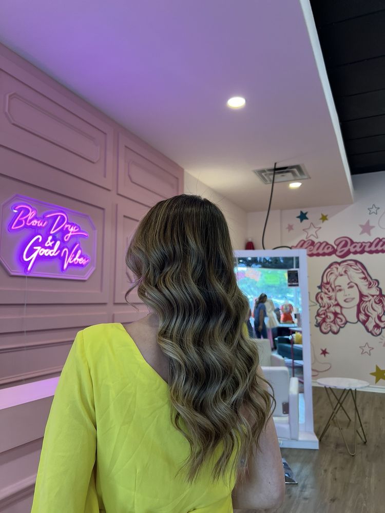 HELLO DARLING BLOW DRY BAR - Updated October 2025 - 11398 Bandera Rd ...