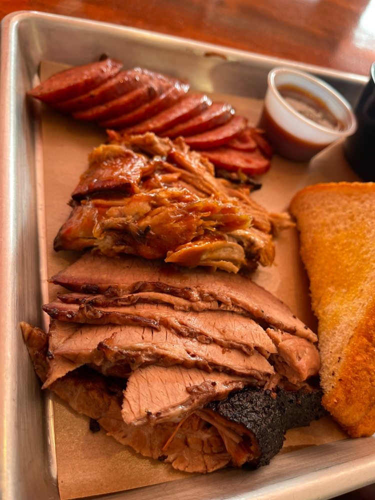 LICO’S BAR-B-QUE SMOKEHOUSE - Updated December 2025 - 52 Photos & 66 ...