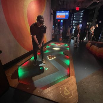 PUTTSHACK - BOSTON - Updated February 2025 - 424 Photos & 214 Reviews - 58 Pier 4 Blvd, Boston ...