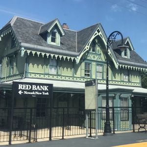 NEW JERSEY TRANSIT LITTLE SILVER TRAIN STATION - Updated May 2025 - 31 ...