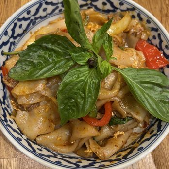GLUR THAI - Updated May 2025 - 673 Photos & 346 Reviews - 144 W 19th St ...