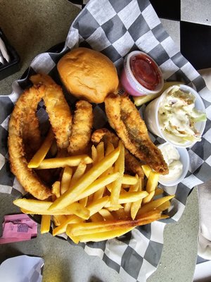 ROUTE 6 PUB - Updated May 2026 - 19 Photos & 20 Reviews - 5561 Liberty ...