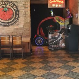 TOPPERS PIZZA PLACE - Updated December 2024 - 400 Photos & 679 Reviews ...