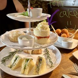 THE CAT & FIDDLE RESTAURANT & PUB - Updated December 2025 - 690 Photos ...