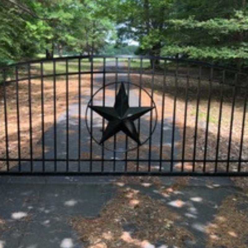 EVERFENCE - Updated July 2025 - 124 Photos - 2530 Glenda Ln, Dallas ...