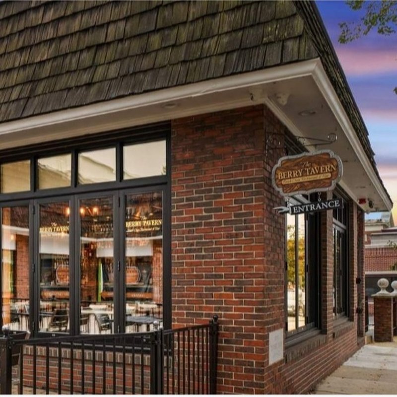 THE BERRY TAVERN - Updated August 2024 - 87 Photos & 225 Reviews - 2 ...