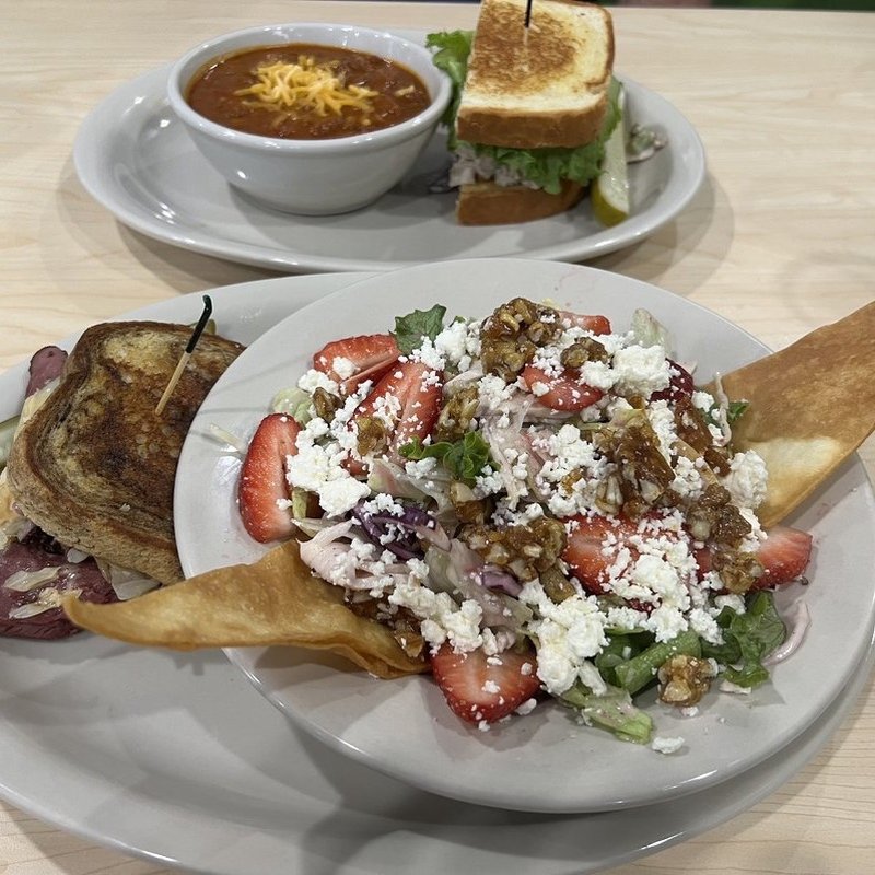 THE TOASTED YOLK CAFE- SARASOTA - Updated June 2024 - 52 Photos & 75 ...