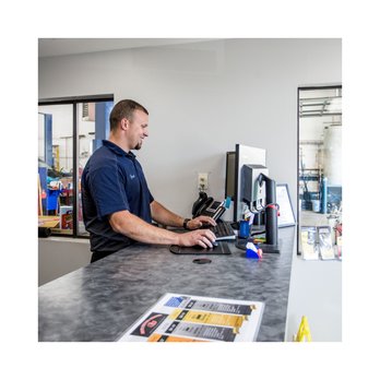 BOB’S SERVICE CENTER - Updated January 2025 - 68 Photos & 31 Reviews ...