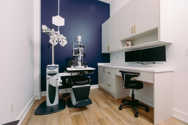 INFOCUS VISION CARE - Updated July 2024 - 10 Photos - 268 Derry Road W ...