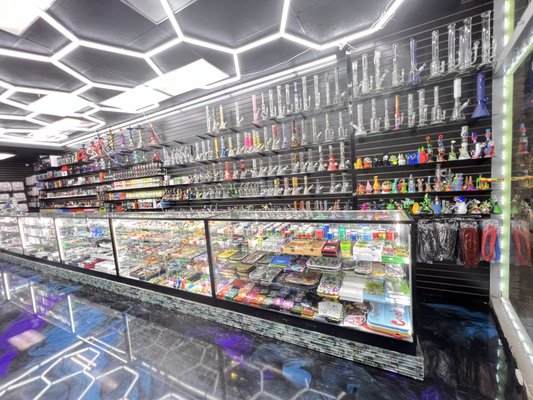 GALAXY - Updated December 2025 - 16 Photos - 207 E 4th Ave, San Mateo ...