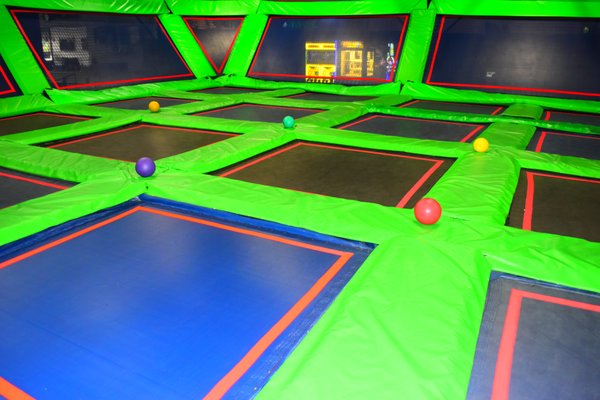 BRAVOZ ENTERTAINMENT CENTER - Updated January 2026 - 250 Photos & 135 ...