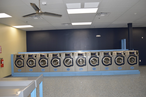 WAVEMAX LAUNDRY - Updated July 2024 - 10 Photos - 8449 Colerain Ave, Cincinnati, Ohio ...