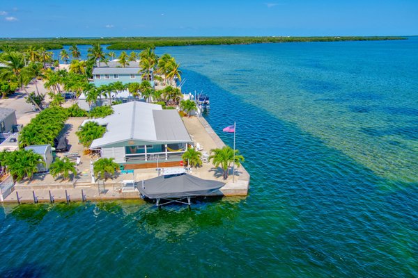 THE KEY TO THE KEYS VACATION RENTALS - 23 Photos - 325 Calusa St, Key ...