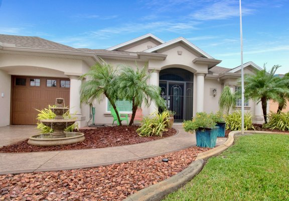 LAURIE SANDOVAL - RE/MAX PALM REALTY - Updated July 2025 - 17 Photos ...